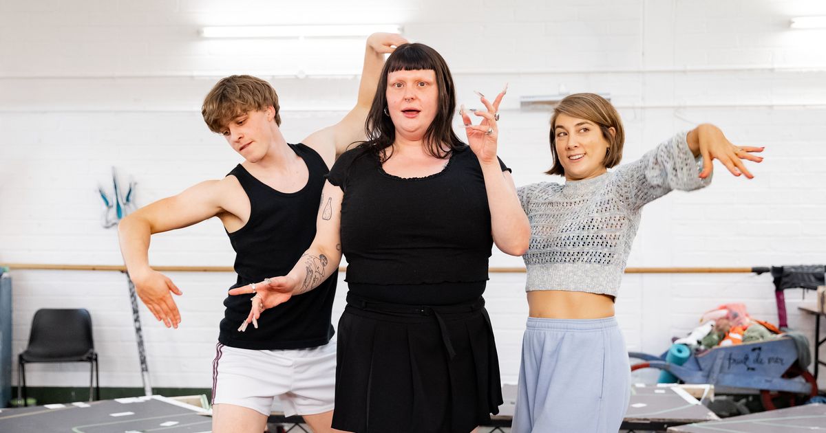 FIRST LOOK: REHEARSAL IMAGES RELEASED AHEAD OF FESTIVE SEASON FOR THE ...